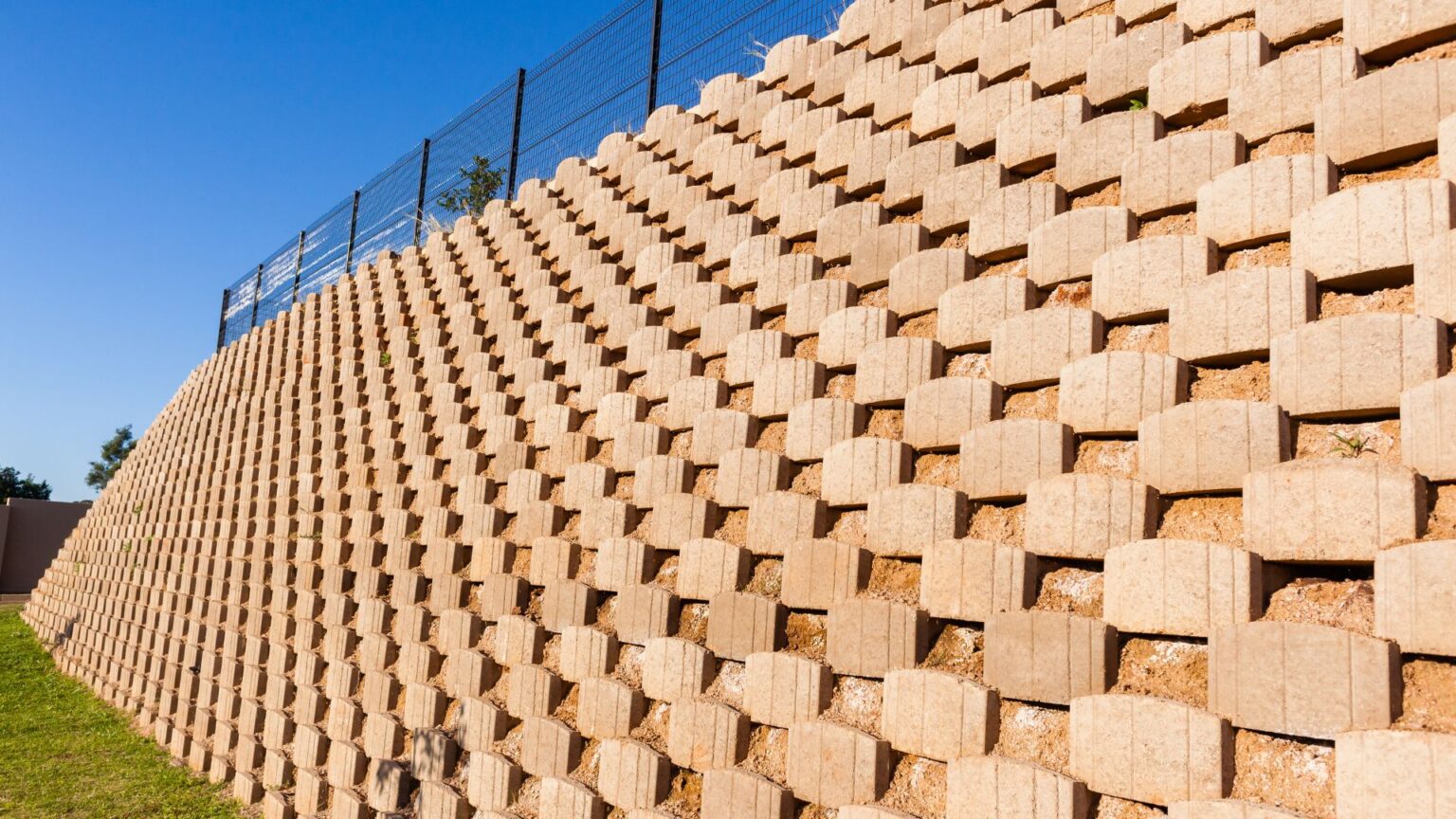 Ultimate Guide To Keystone Retaining Walls